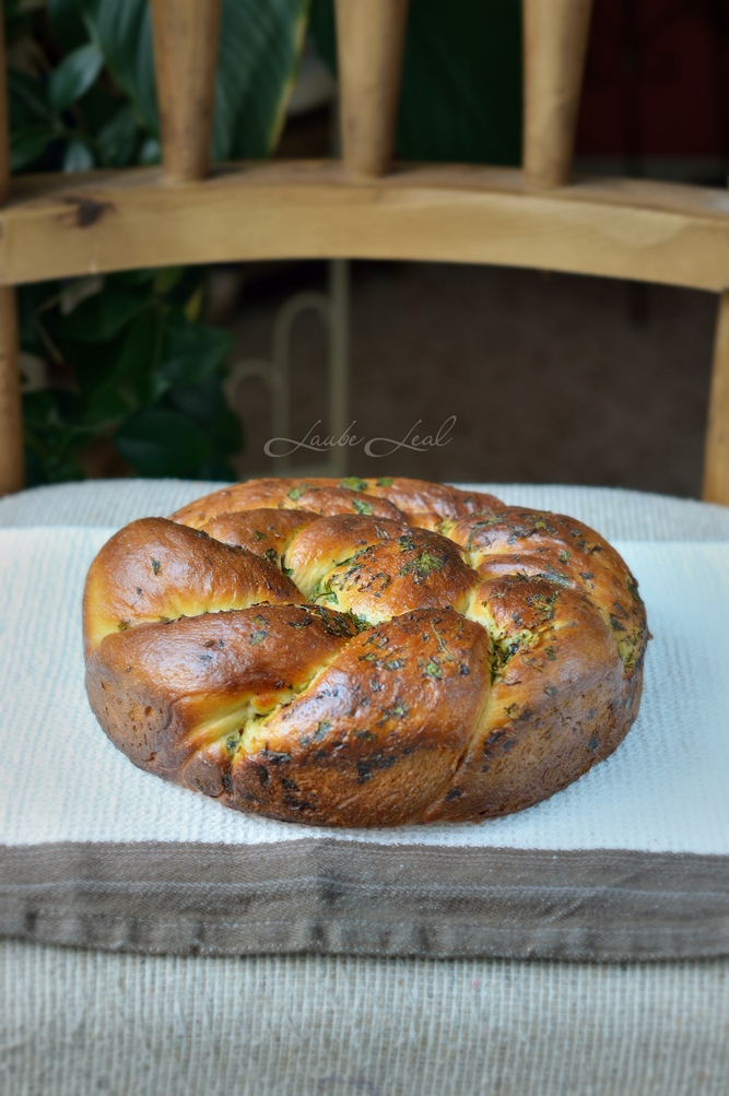 Pan-bollo trenzado y salado - Laube Leal
