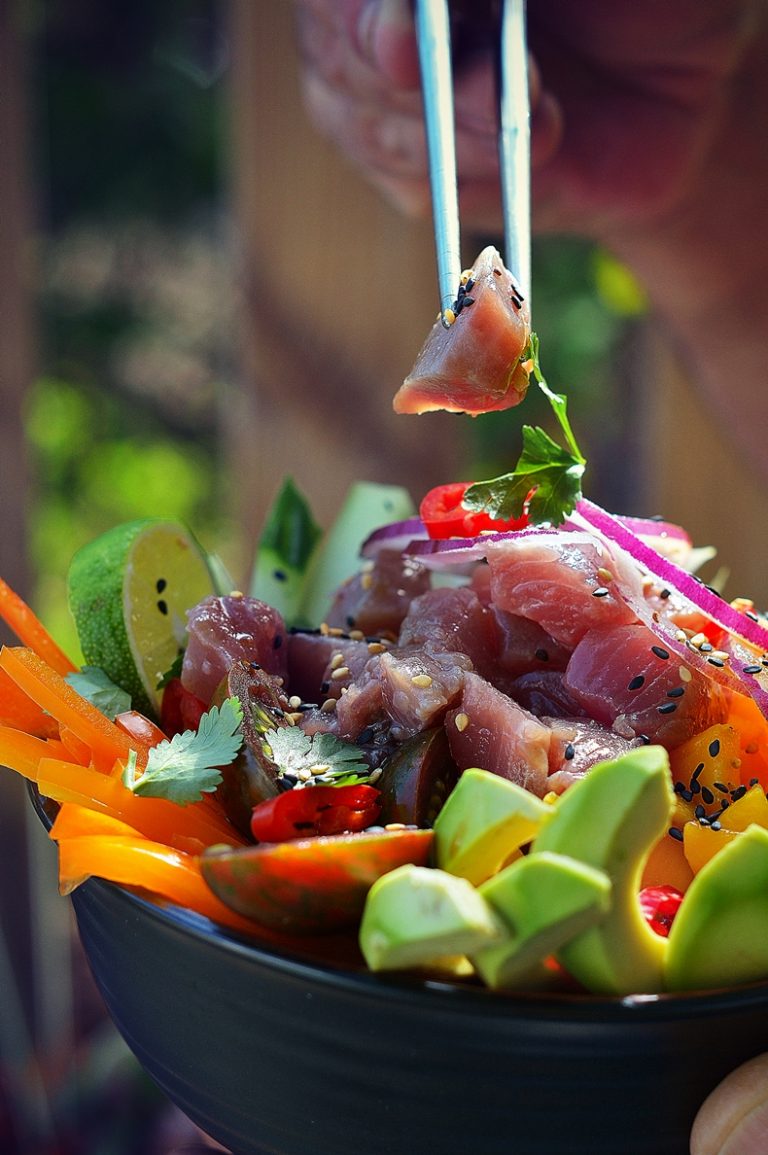 Poke de atún (tuna poke bowl) - Laube Leal